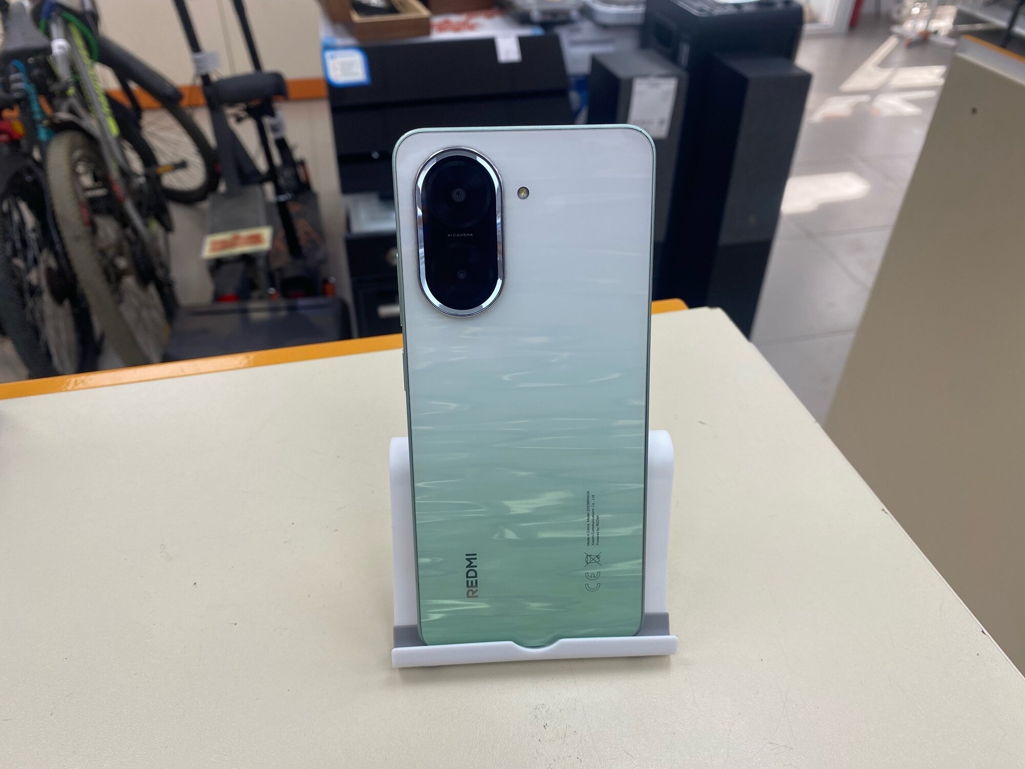 Смартфон Xiaomi Redmi A5, процессор UNISOC T7250, 5200 мАч, 3/64 ГБ Global, Озеро зеленый, б/у, уценка