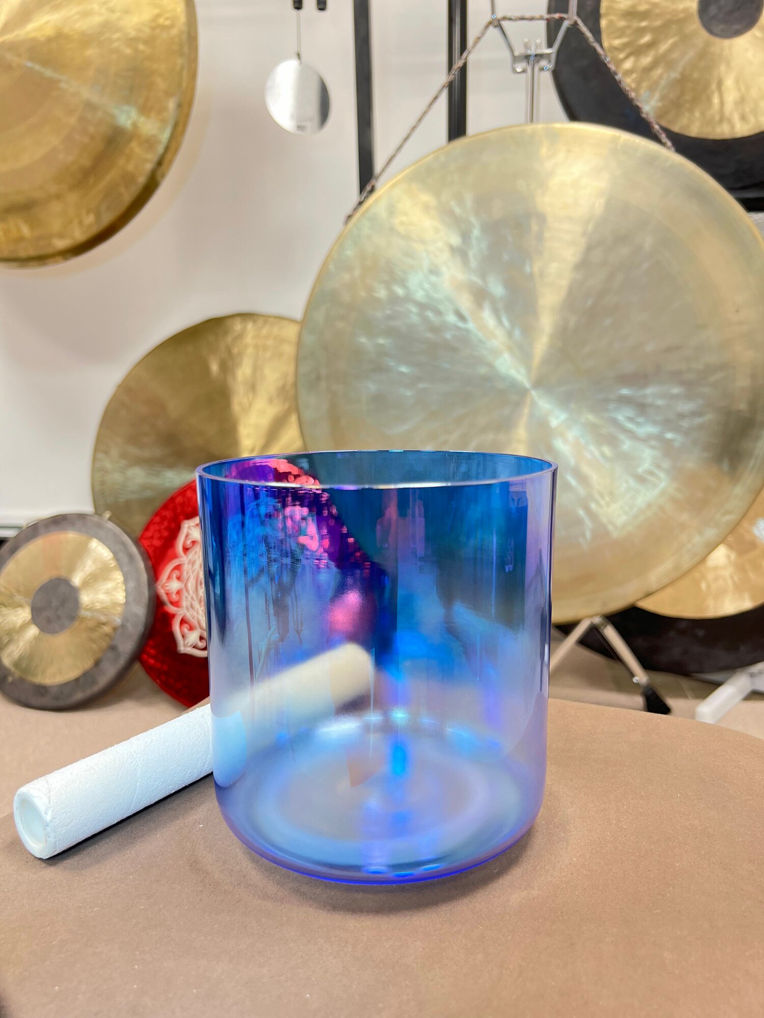 Чаша поющая хрустальная из 100% кварца с кейсом, палочкой и колечком, нота Ля