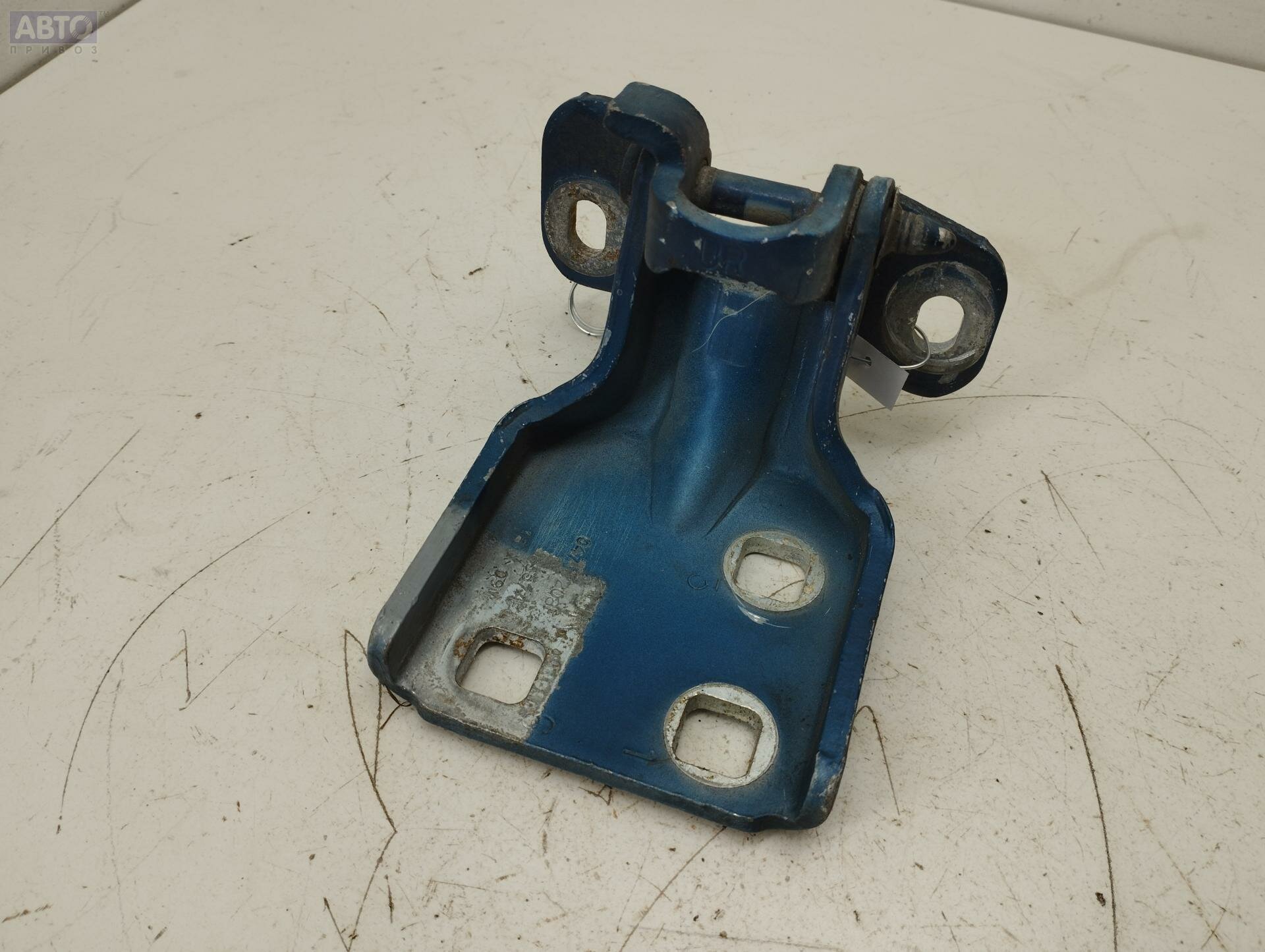 Петля двери передней правой Chrysler Voyager (1996-2000)