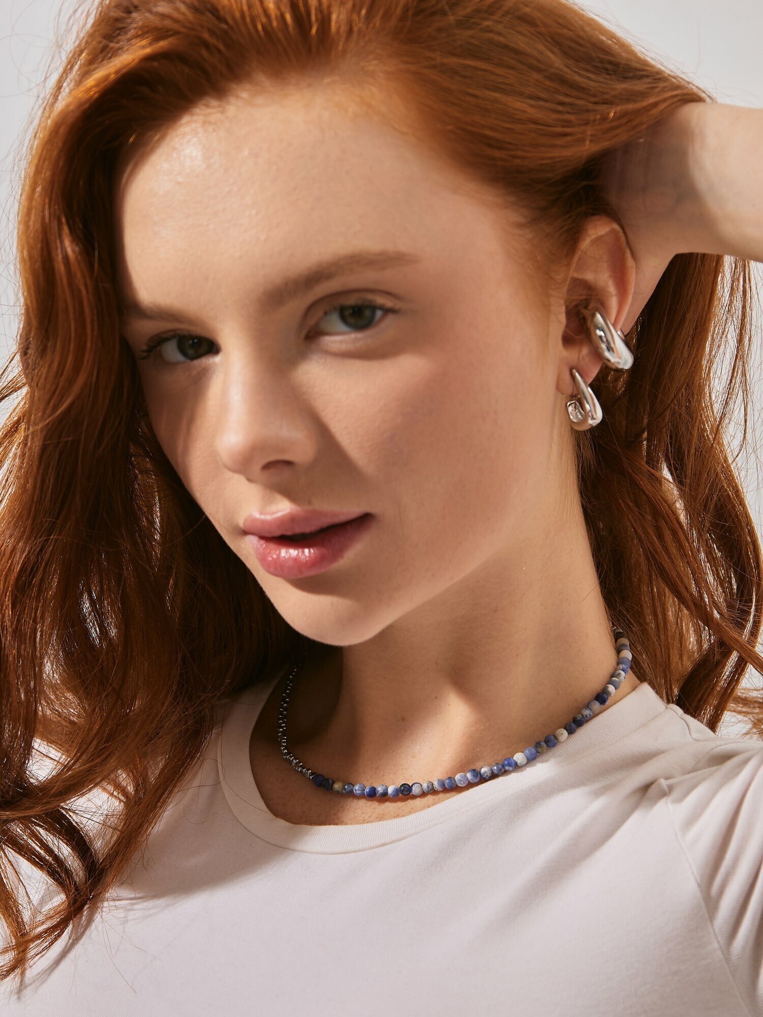 Чокер, гематит, содалит