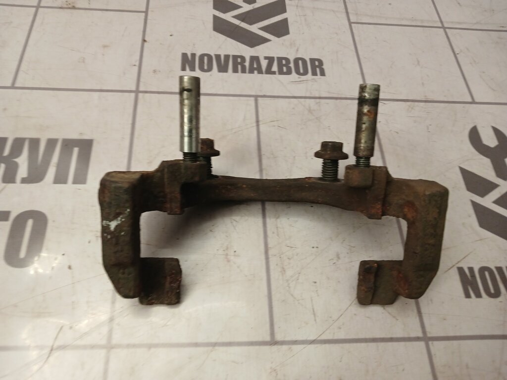 Скоба суппорта переднего Ford Focus 2 05-08