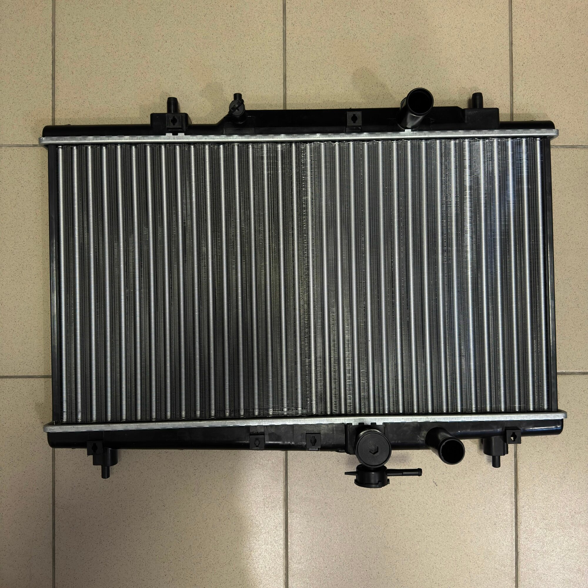 Радиатор охлаждения под 2 вентилятора TERMAL Geely MK [1.5 16V 5MT седан]