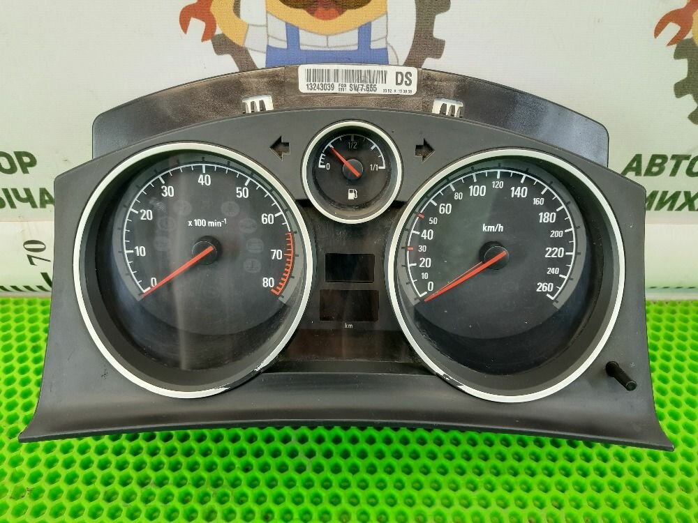 Панель приборов (щиток) Opel Astra GTC H Z16XER 2004 (б/у)