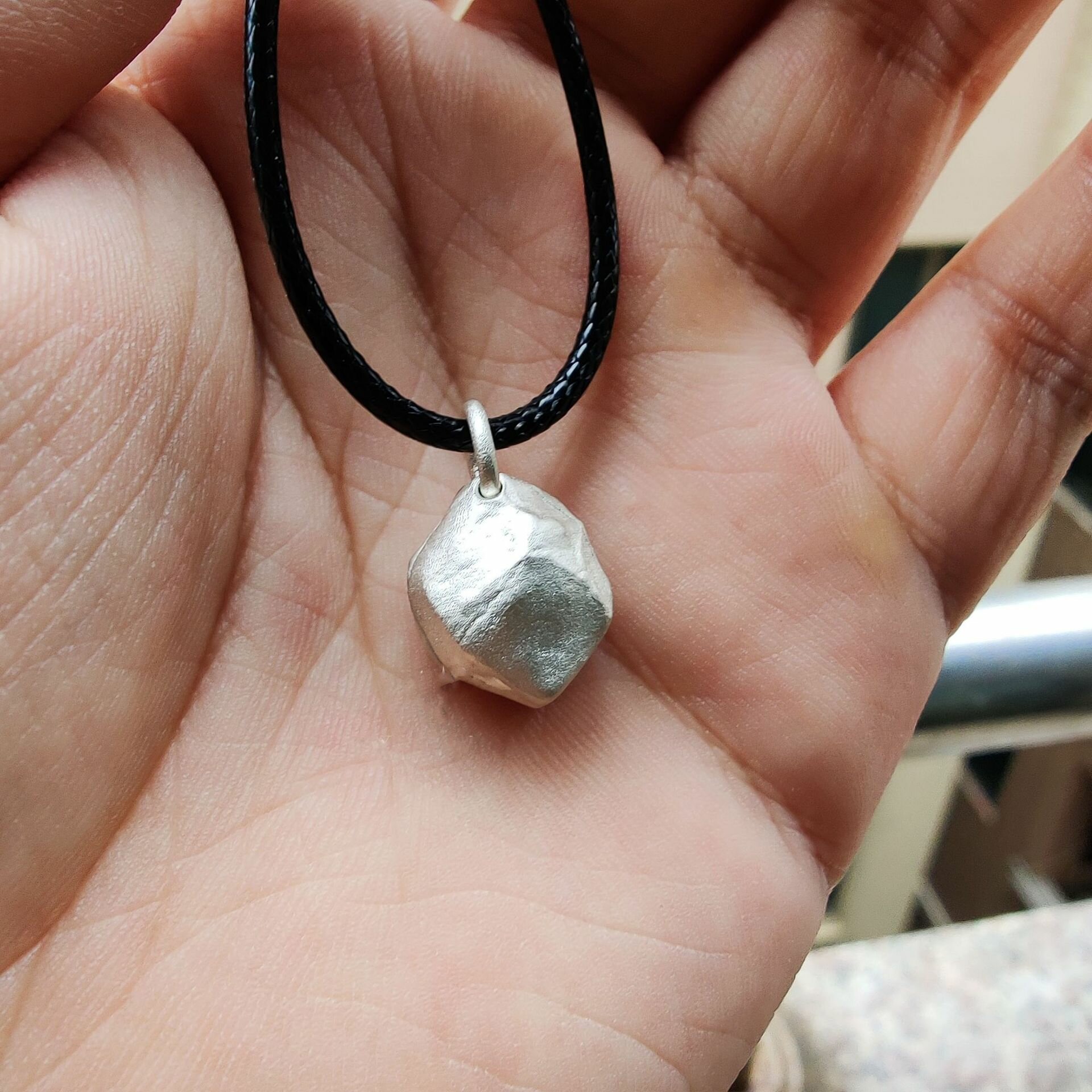 Горячая продажа SG, подвеска из чистого меди, тибетский желтый бог богатства, магнитный переключатель, трехмерный рельеф, боковая подвеска, маленький элемент, буддийский храм, аксессуары для DIY