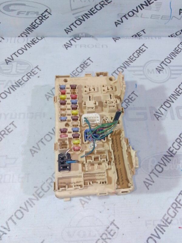 Блок предохранителей Toyota Avensis T250 Б/У с пробегом