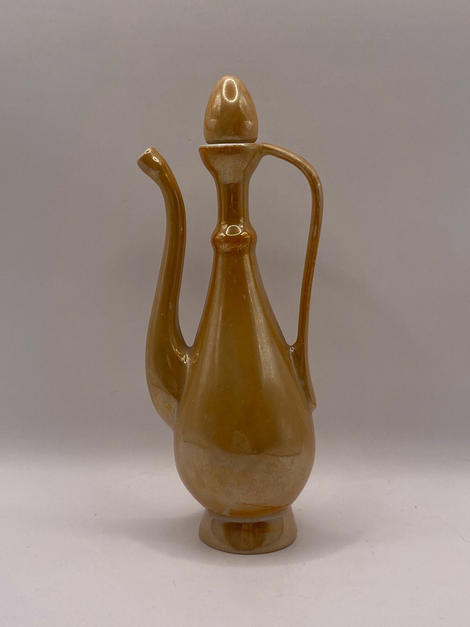 Кувшин миниатюрный. СССР. Фарфор. Люстр. Высота: 18 см. Латунь.