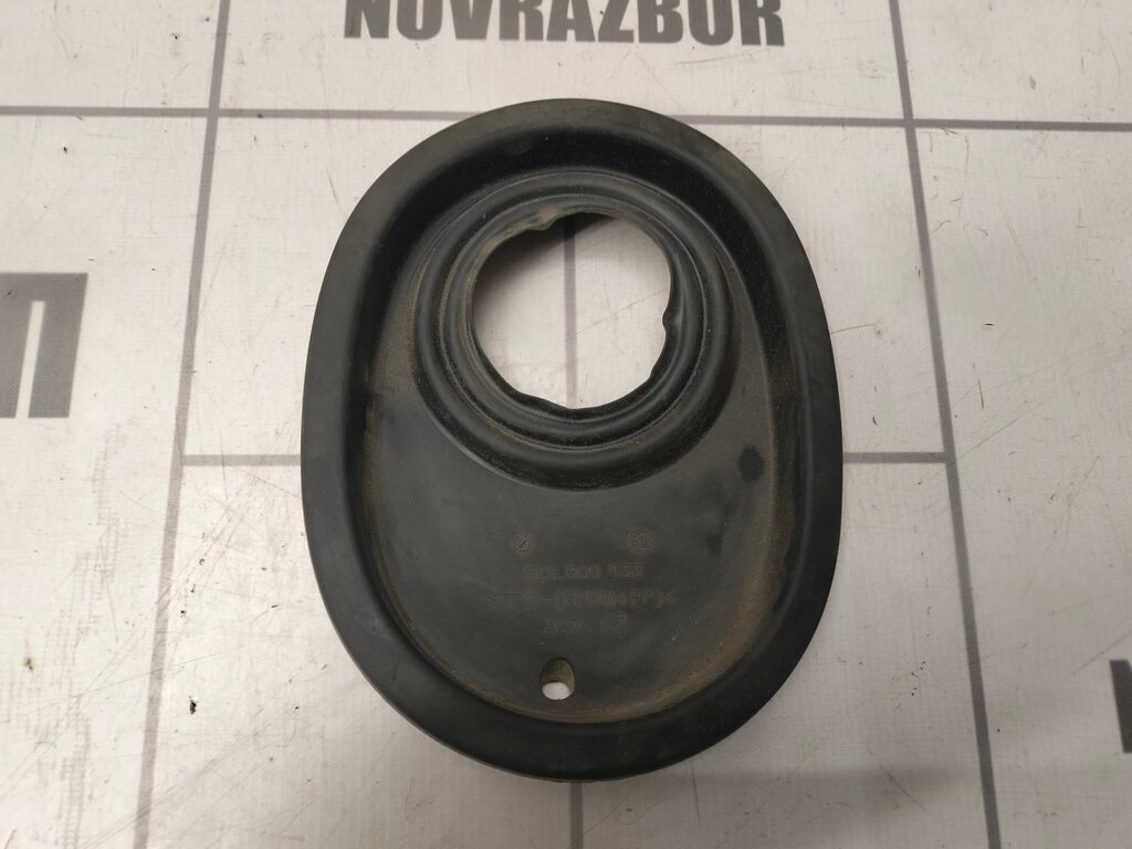 Уплотнитель Skoda Yeti 2009-2018