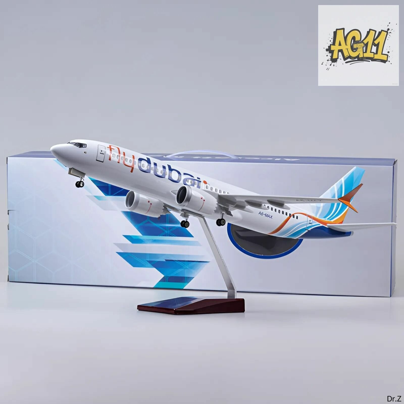 Коллекционная модель самолета Fly Dubai