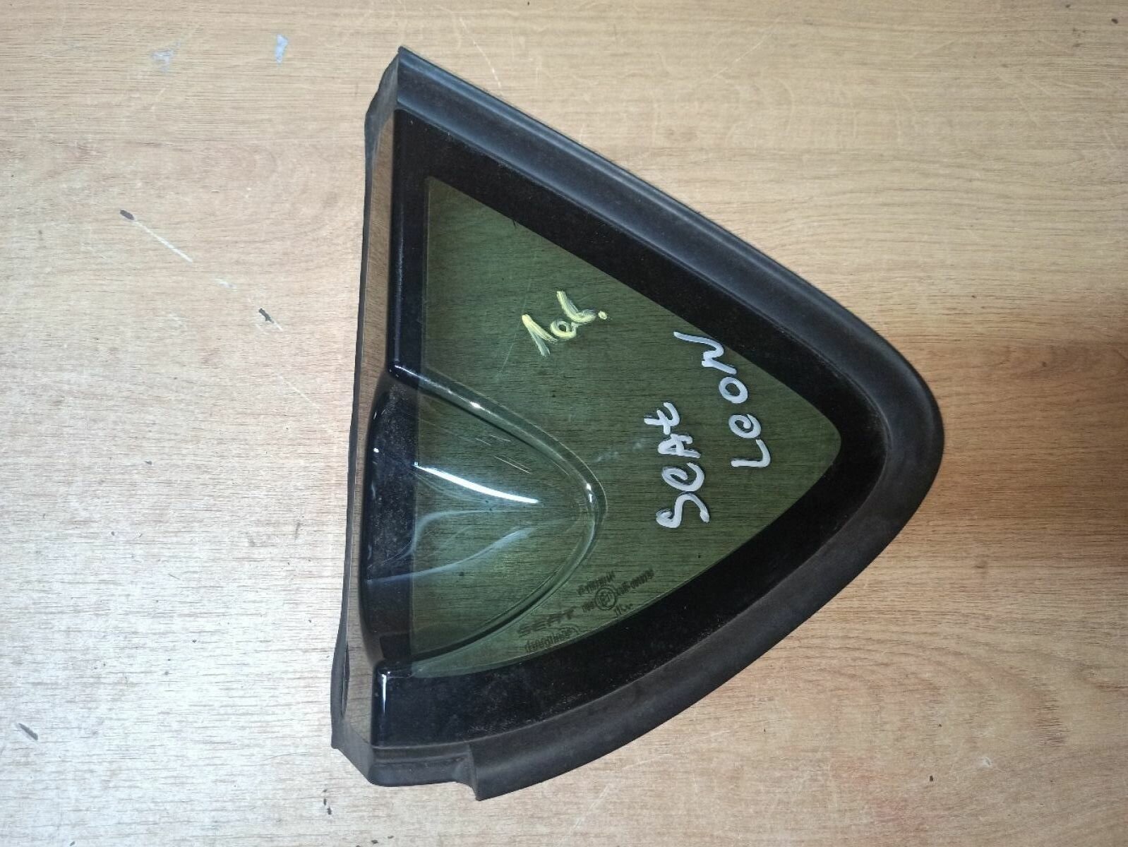 Форточка стекло кузовное заднее левое Seat Leon 1P0845041