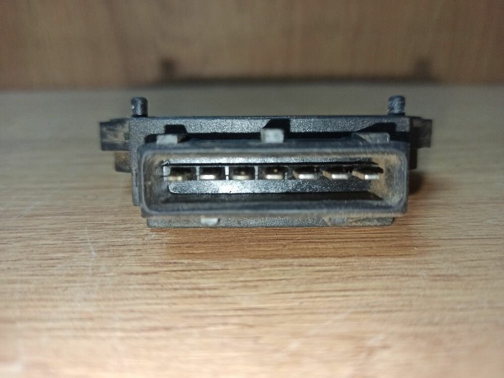 Коммутатор зажигания Volkswagen Passat B3 audi 80