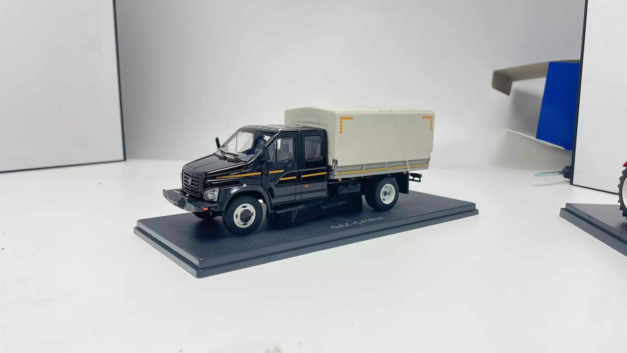 Масштабная модель ГАЗон С42 Р(31)