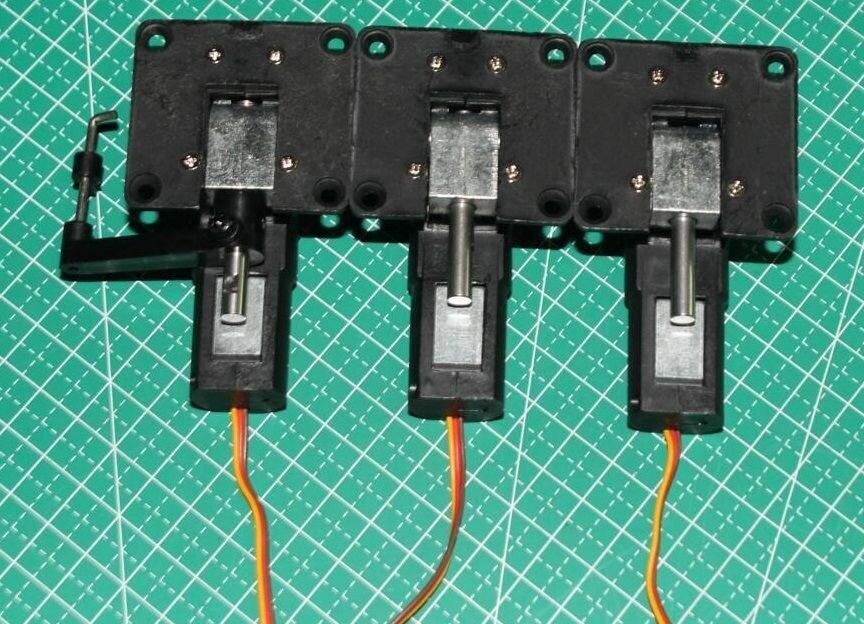 RC модель убирающееся шасси вес 78 г для RC самолёта 5-7 кг