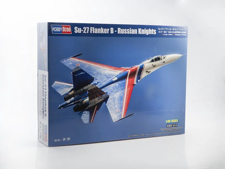 Сборная модель самолета Самолет пилотажный группы Русские витязи Su-27 Flanker B - Russian Knights, масштаб 1/48
