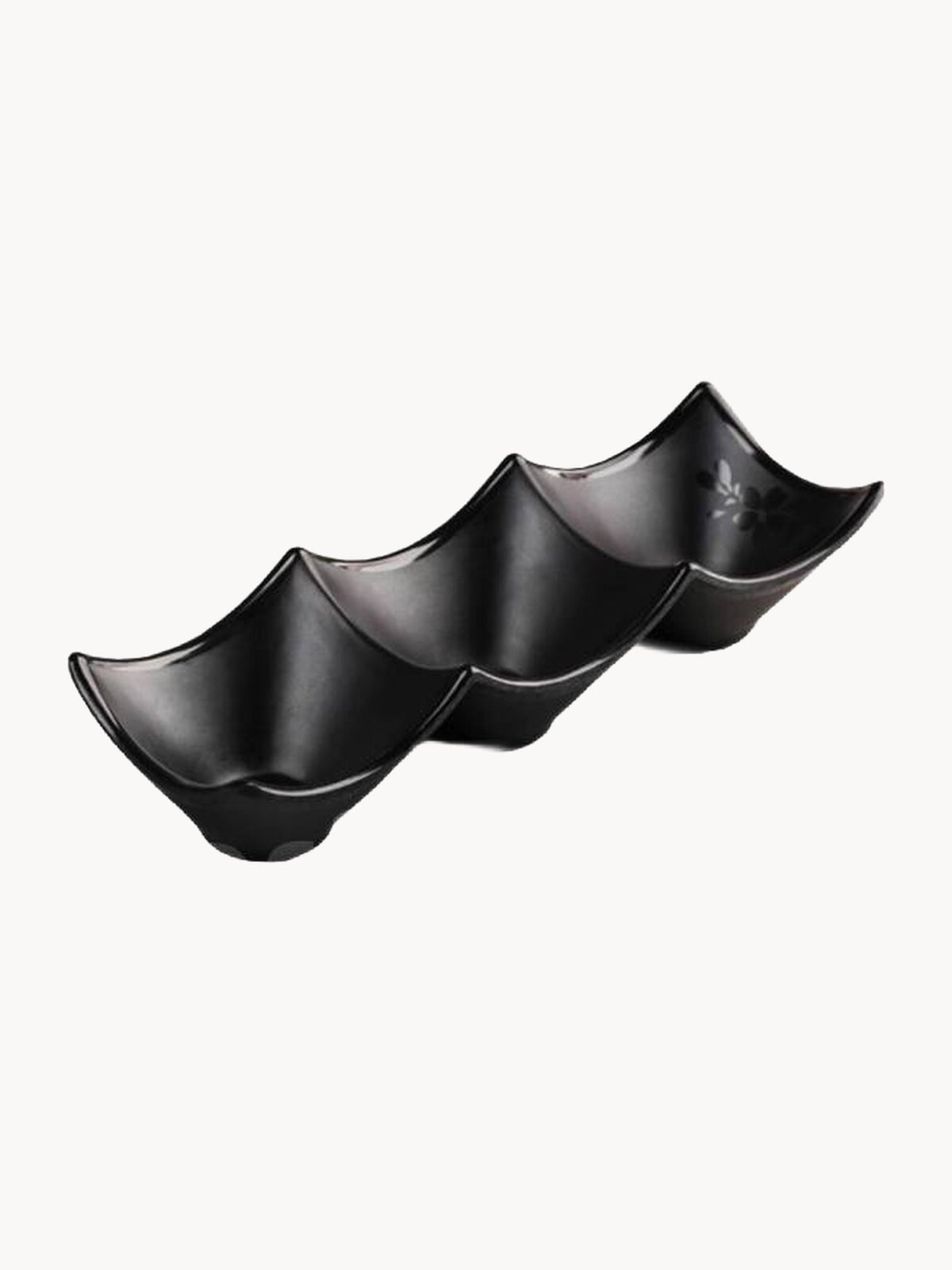 Менажница SKYPHOS «Чёрный Восток», пластик, 19 см, 3 секции, черный