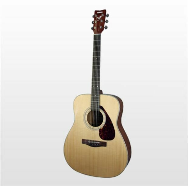 YAMAHA F620 акустическая гитара