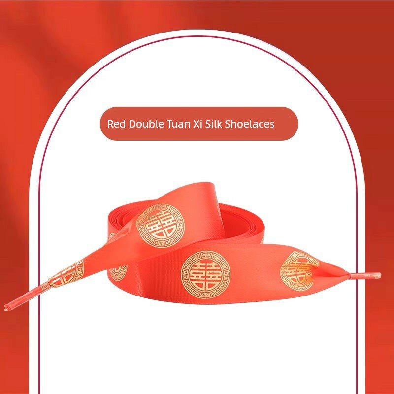 Новые декоративные элементы для свадебных туфель: красные шнурки, подвеска в виде свадебного героя, праздничная пряжка