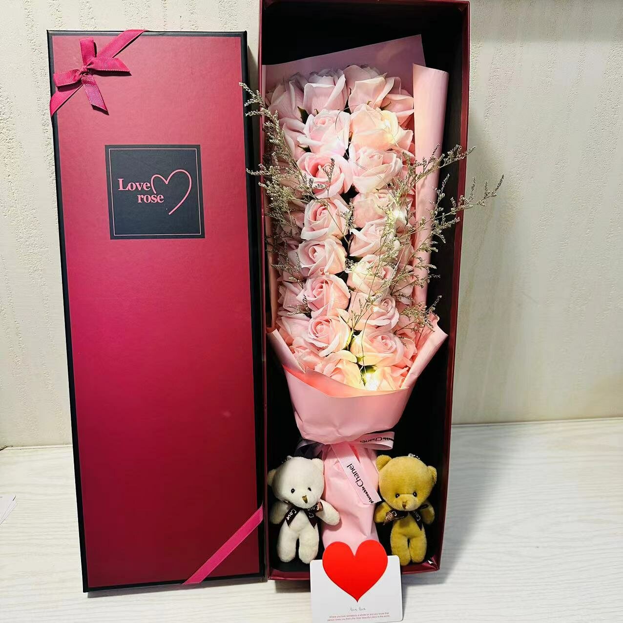 Упаковочная коробка Подарочная коробка среднего размера с розой Упаковочная коробка для букета ярких серебряных роз Крышка «Небо и земля» Коробка с бантом и цветами