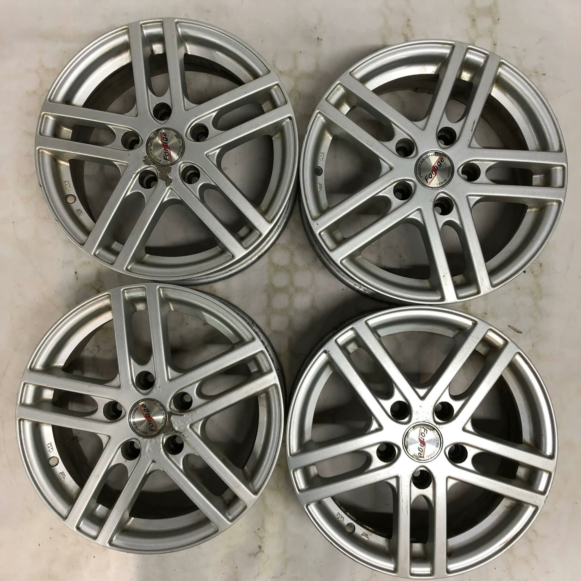 Колесные диски Replica 15x6 PCD 5x114.3 D67.1 ET45 (Реплика)