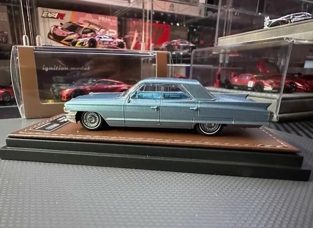 Машинка MK 1:64 Miniatures Cadilac Sedan DeVile 1962