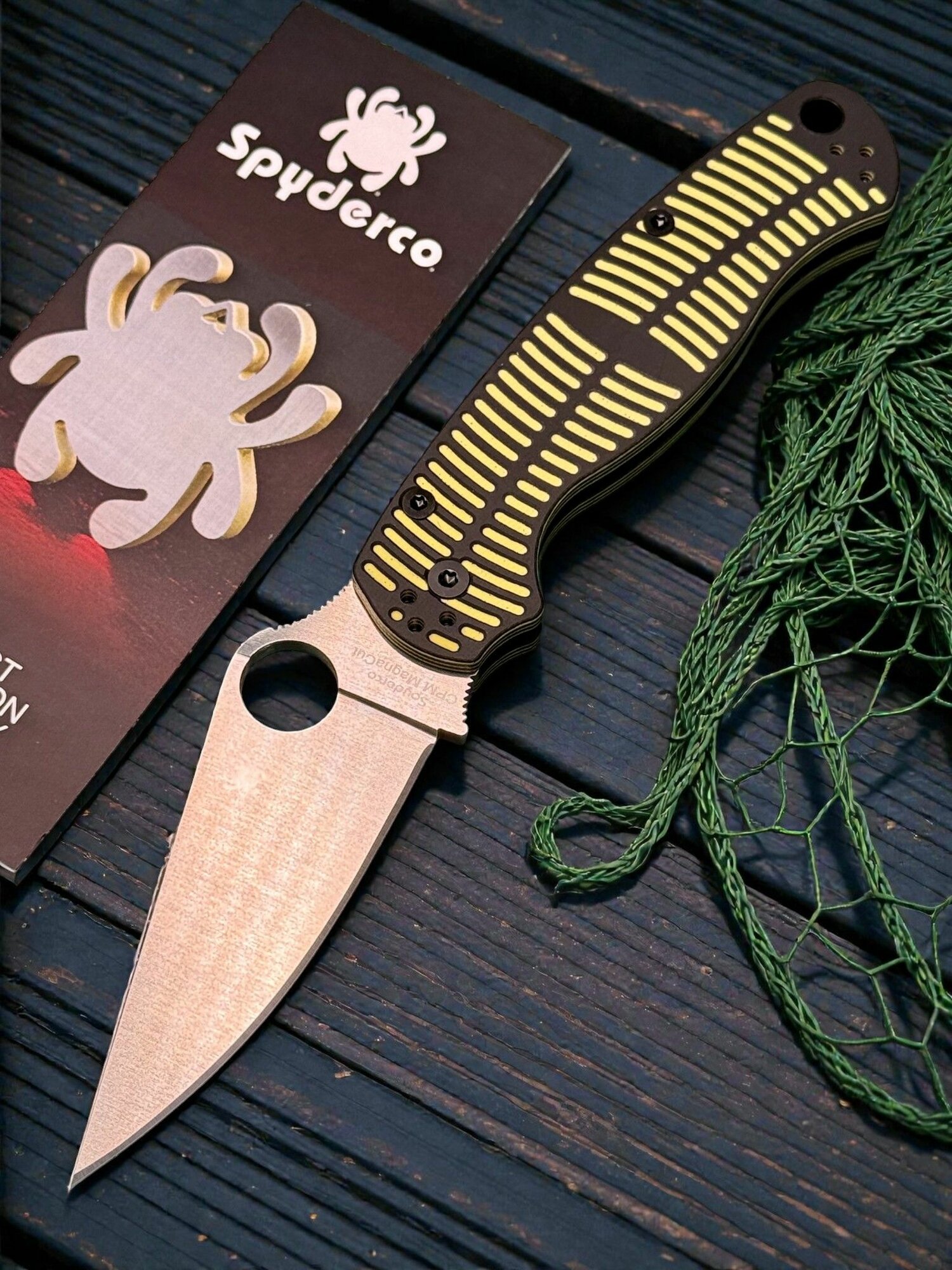 Нож складной Spyderco SC81GBKYLMCP2 Para Military 2 SALT, CPM MagnaCut Blade, Black - Yellow Handle