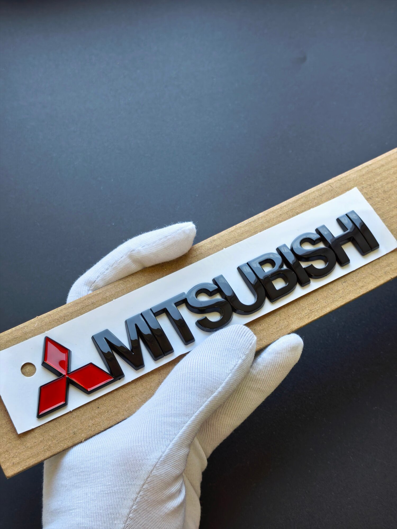 Эмблема на багажник Митсубиши 150мм. Шильдик надпись Mitsubishi 15см черный