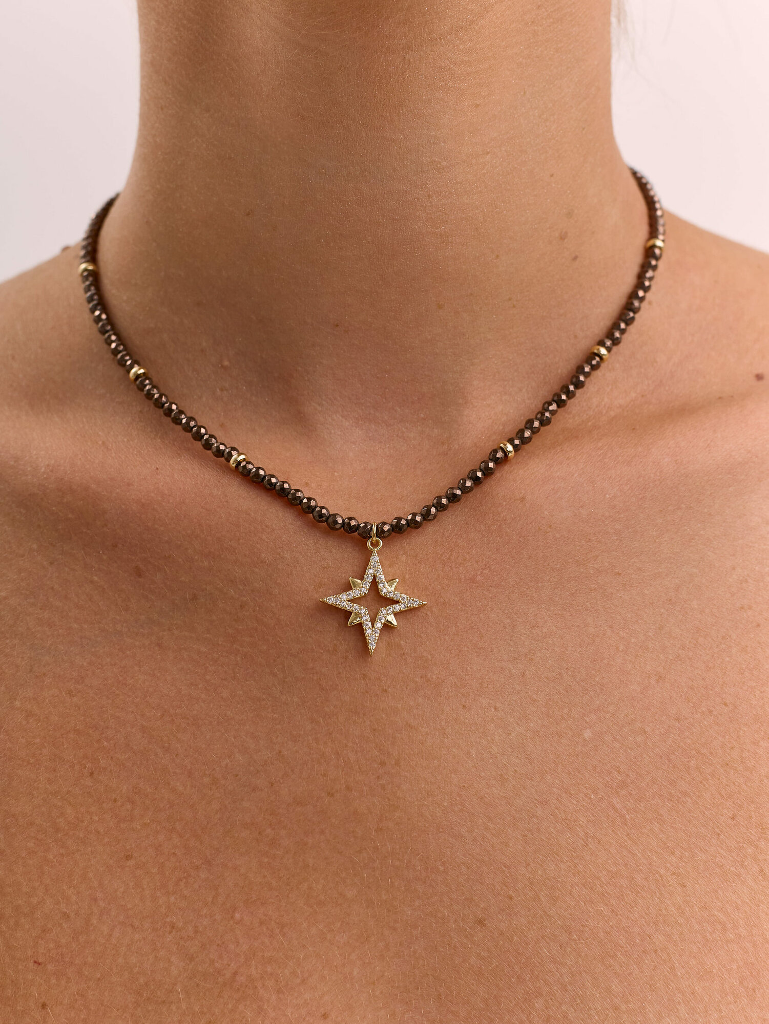 Чокер, гематит