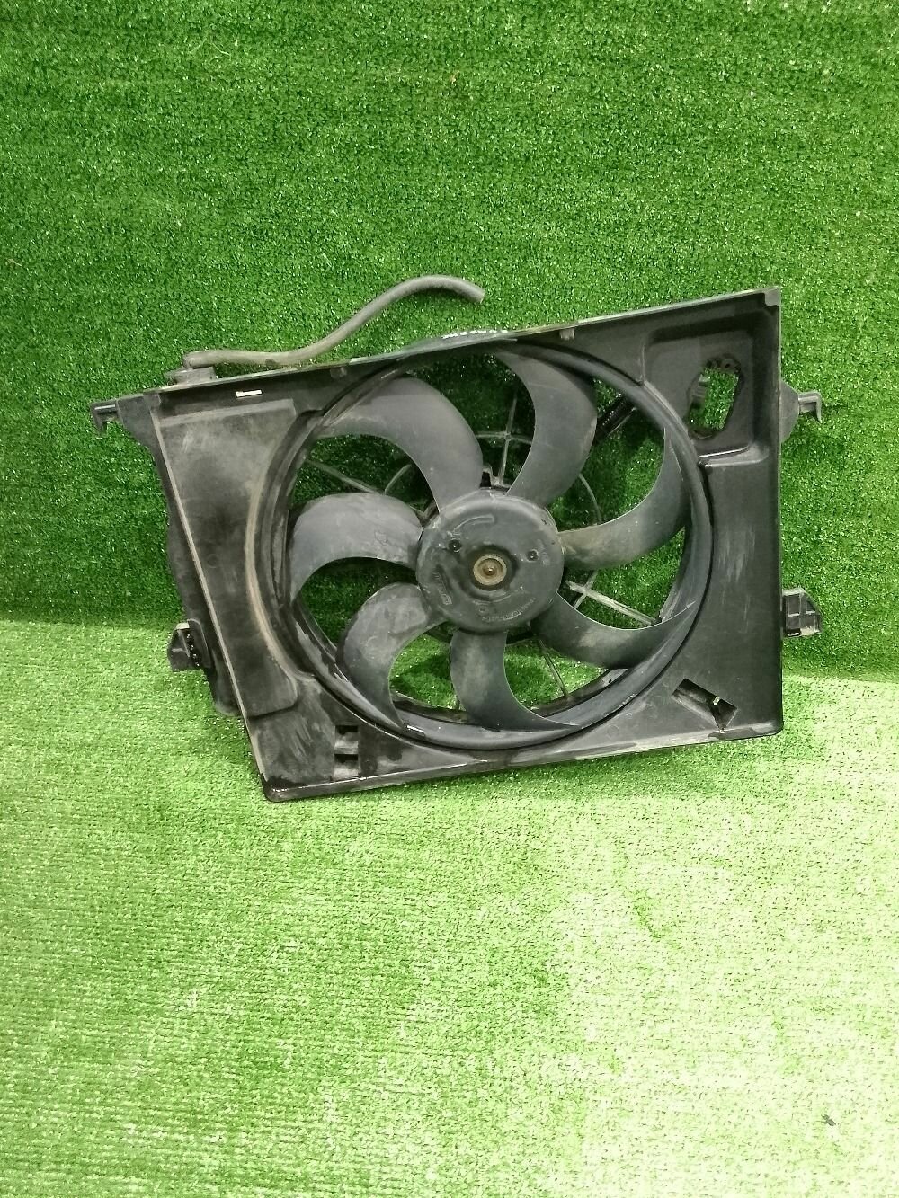 Диффузор радиатора Hyundai Solaris I Б/У с пробегом