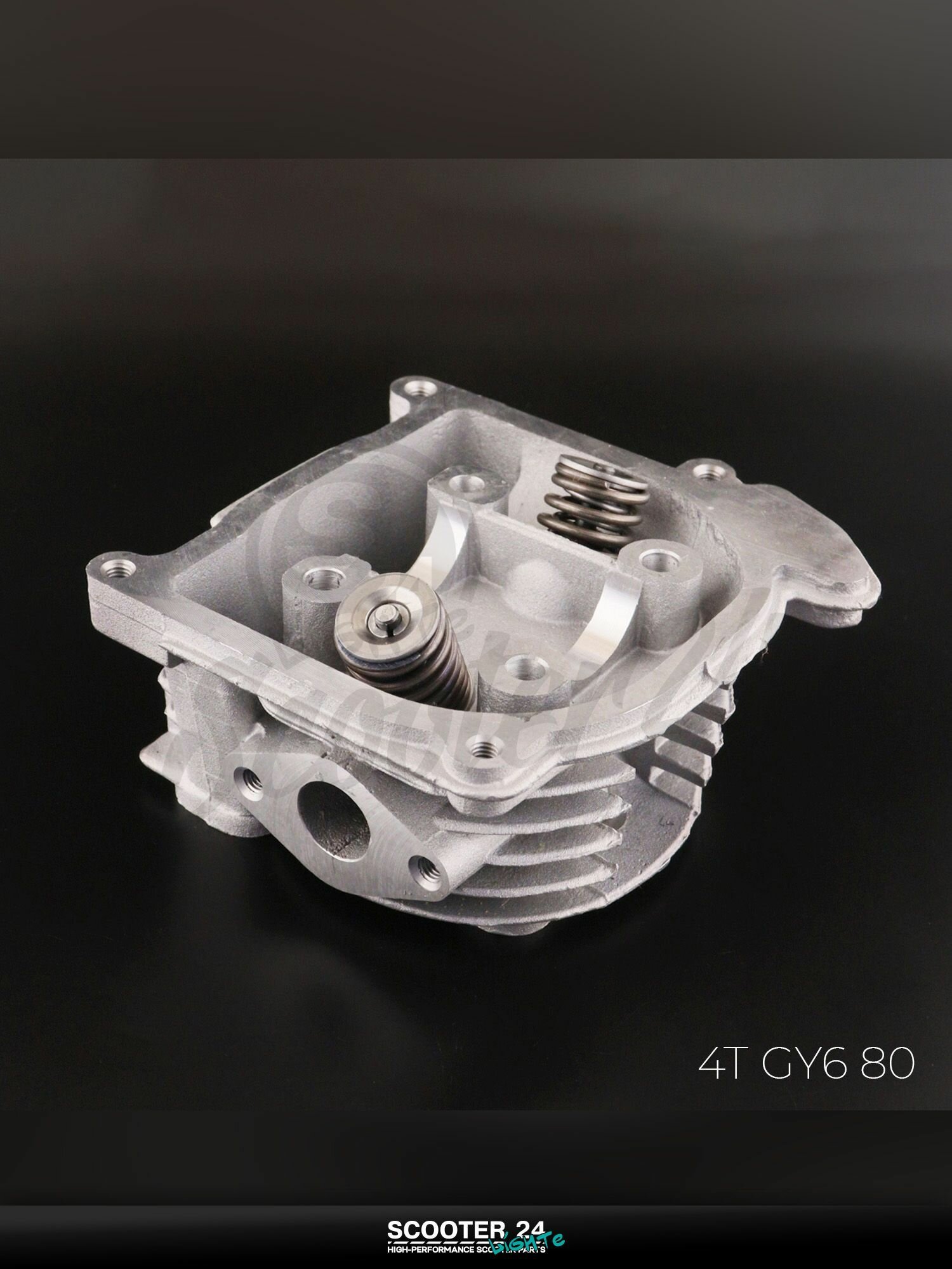 Головка цилиндра на китайский 4T мотоцикл и мопед GY6 80 кубов ( 47), +клапаны 16/18.5 мм "BEEZMOTO"