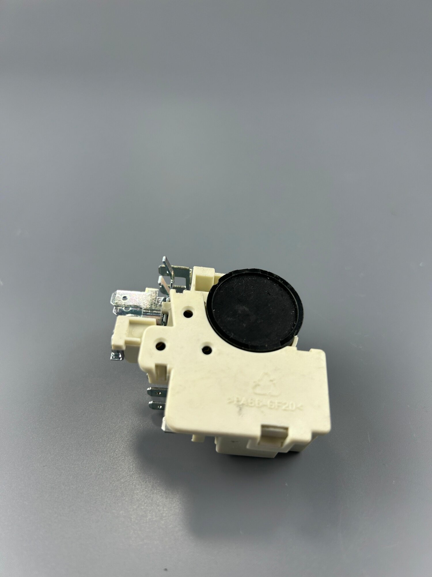 Реле пускозащитное ZXFP1 для холодильника