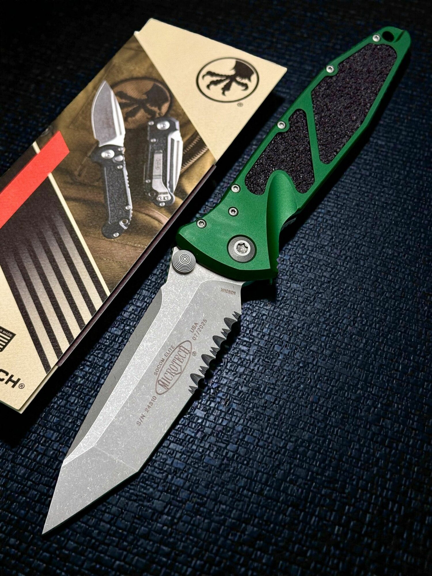 Нож складной MicroTech MCT16111APEG Socom Elite, Apocalyptic Serrated Blade, Emerald Green Handle