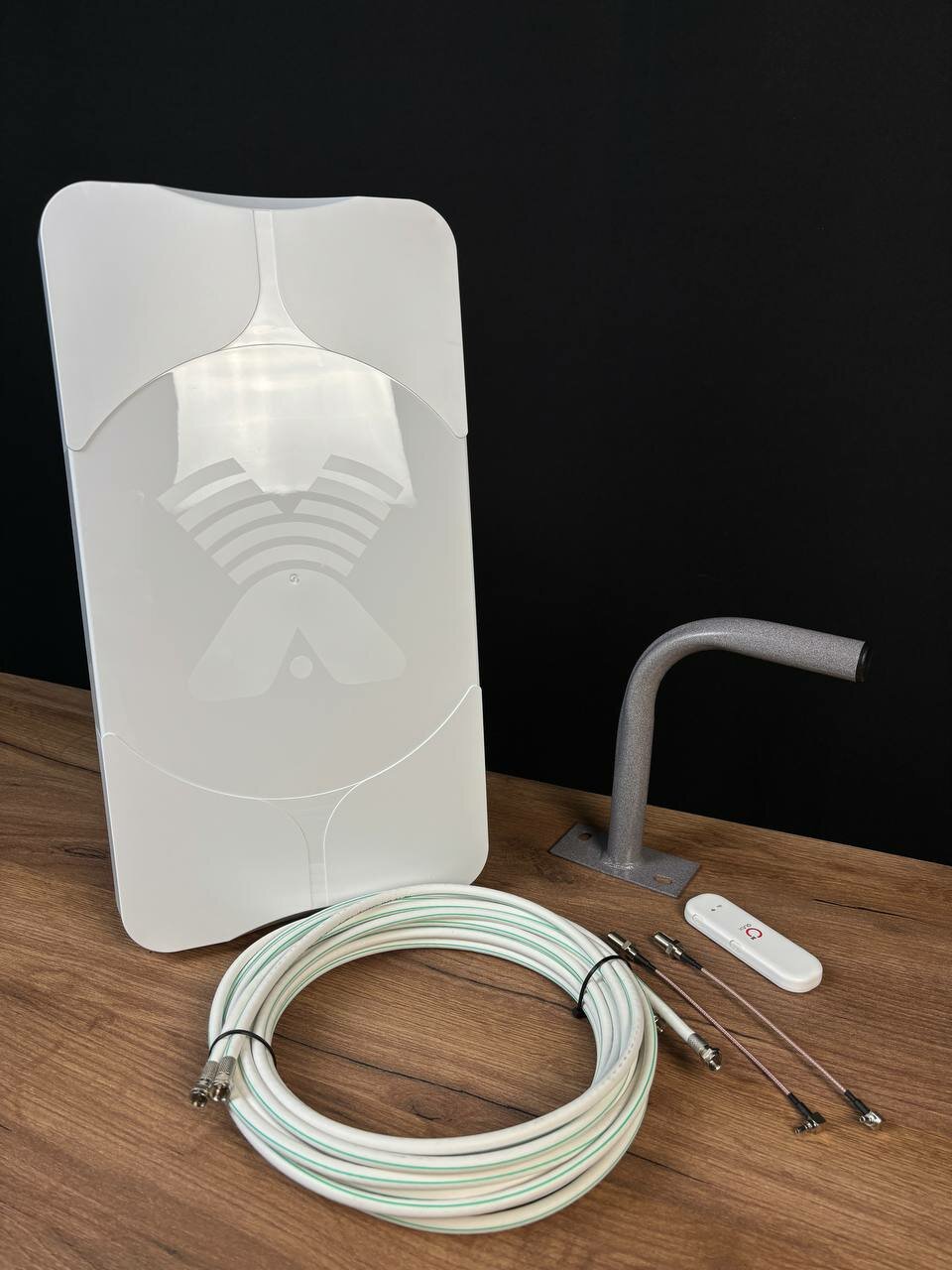 Универсальный Комплект Интернета 4G Модем - Wifi роутер F90 + Антенна MiMO 18 dbi под Безлимитный Интернет