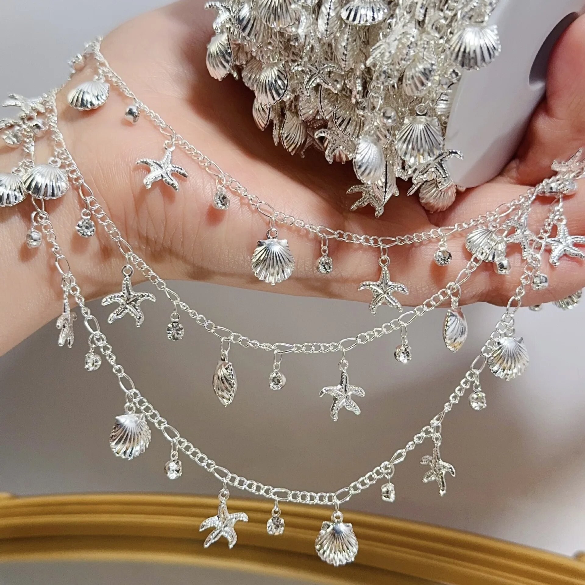 Цепочка на руку с морскими звездами и ракушками, Silver color-1m