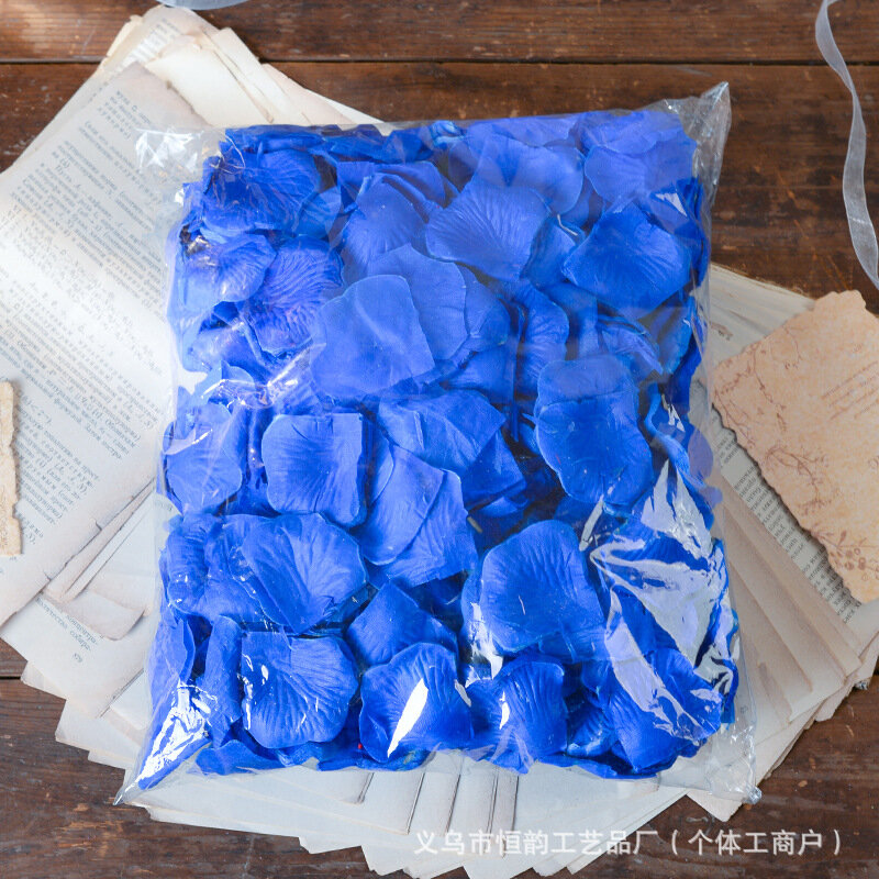 Искусственные лепестки роз 0.5kg в упаковке для свадебного декора, лепестки для предложения руки и сердца, романтическое оформление свадебной комнаты.