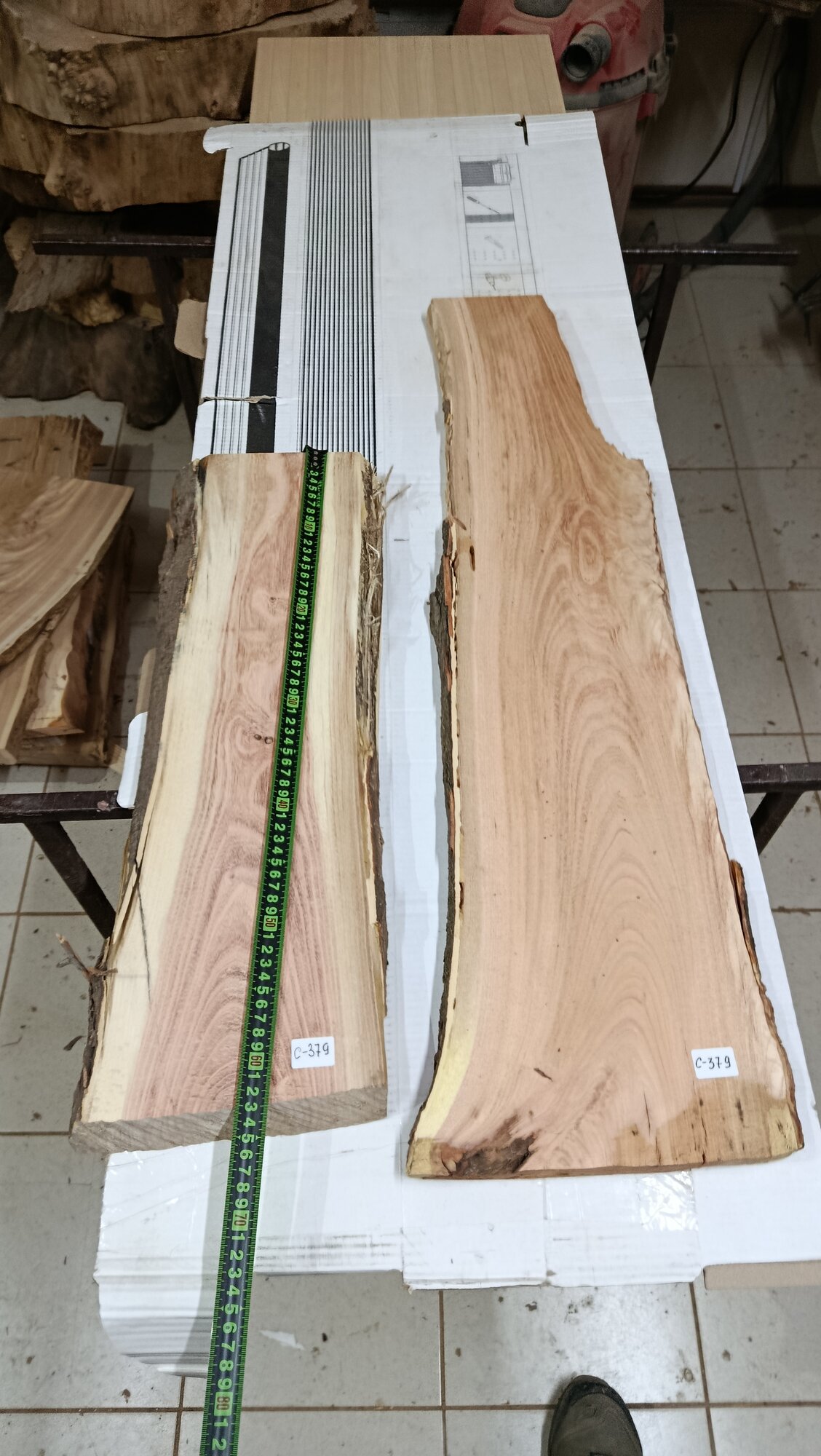 Слэб из акации, комплект из 2-ух штук 63х22х3,5 см 90х20х3,5 см(С379) высушенный фрезерован, не шлифован