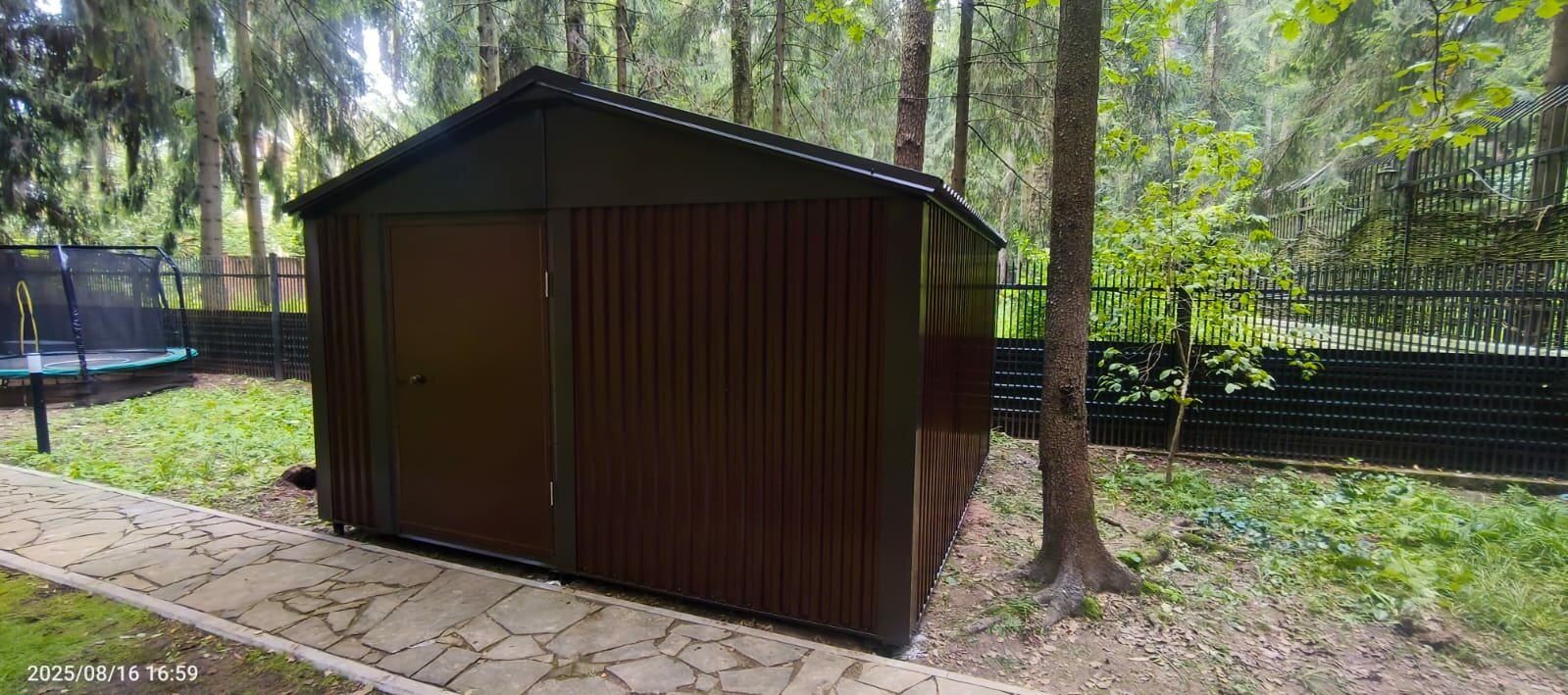 Металлический гараж- хозблок 3,84х3,85м, дверь 120 см с полом, на сваях.