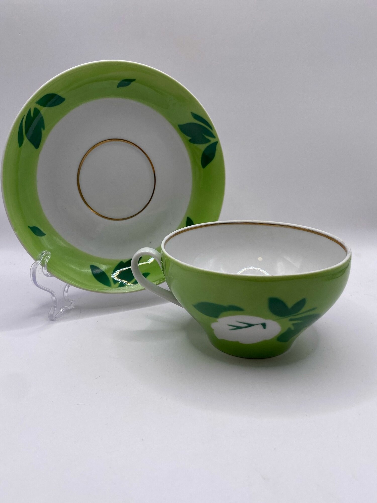 Чайная пара "Золотой лист" Дулево. Фарфор. Позолота. Зеленое крытье. СССР. 1987 год. Объем: 230 мл.