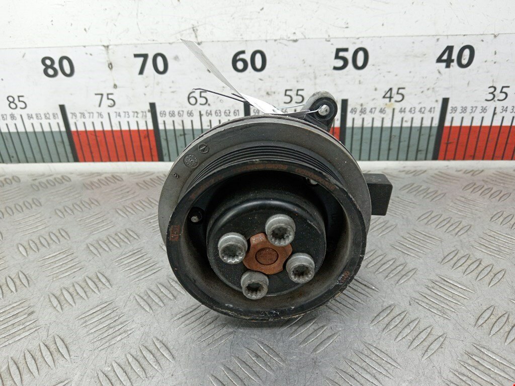 Насос водяной (помпа) Volkswagen Tiguan 1 03C121004JX арт. 2272165