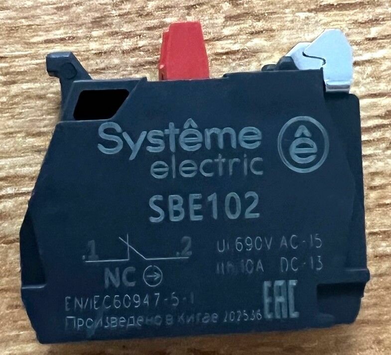 SBE102_Блок контактный для элементов управления (1НЗ, 240В, 3А (AC15))_Systeme Electric