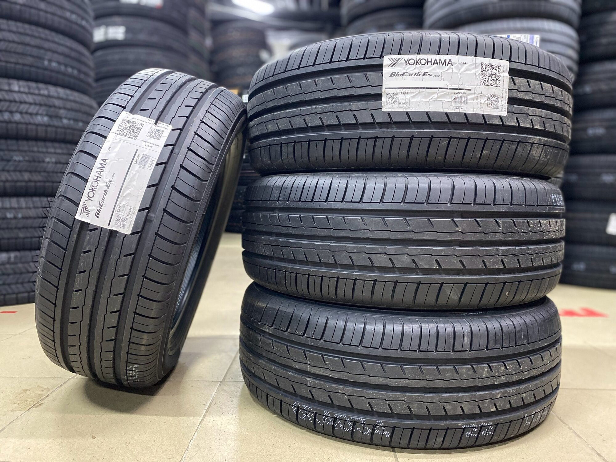 185/70R14 Yokohama BluEarth ES32 88H Россия (дата 0626) симметричный протектор