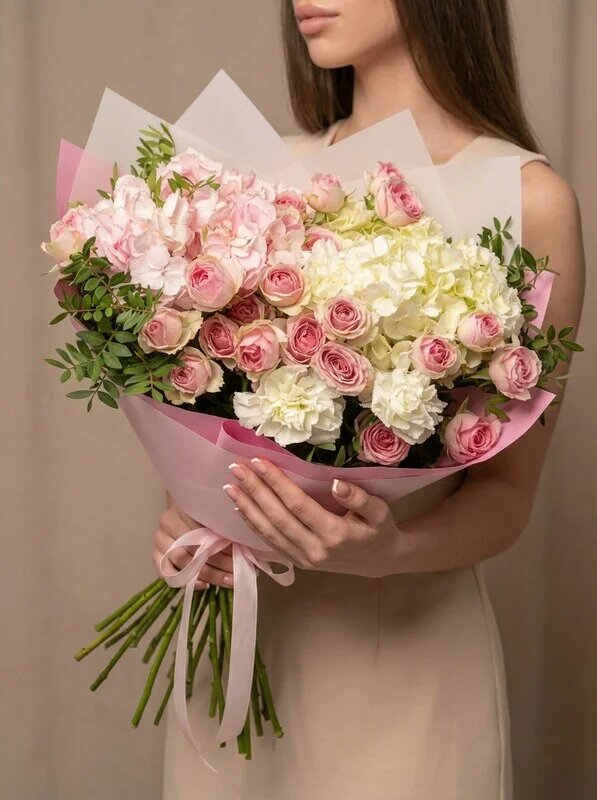 Букет «Гармония» — Букет «Гармония» из кустовых роз и гортензии