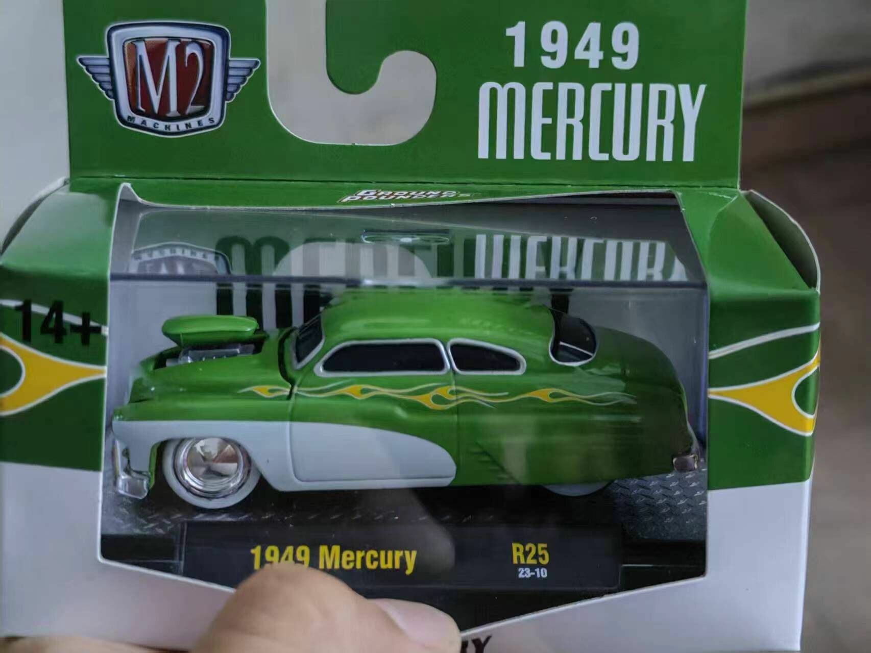 Детская игрушка машинка, M2 1/64, литая модель(1949 Меркурий R25)