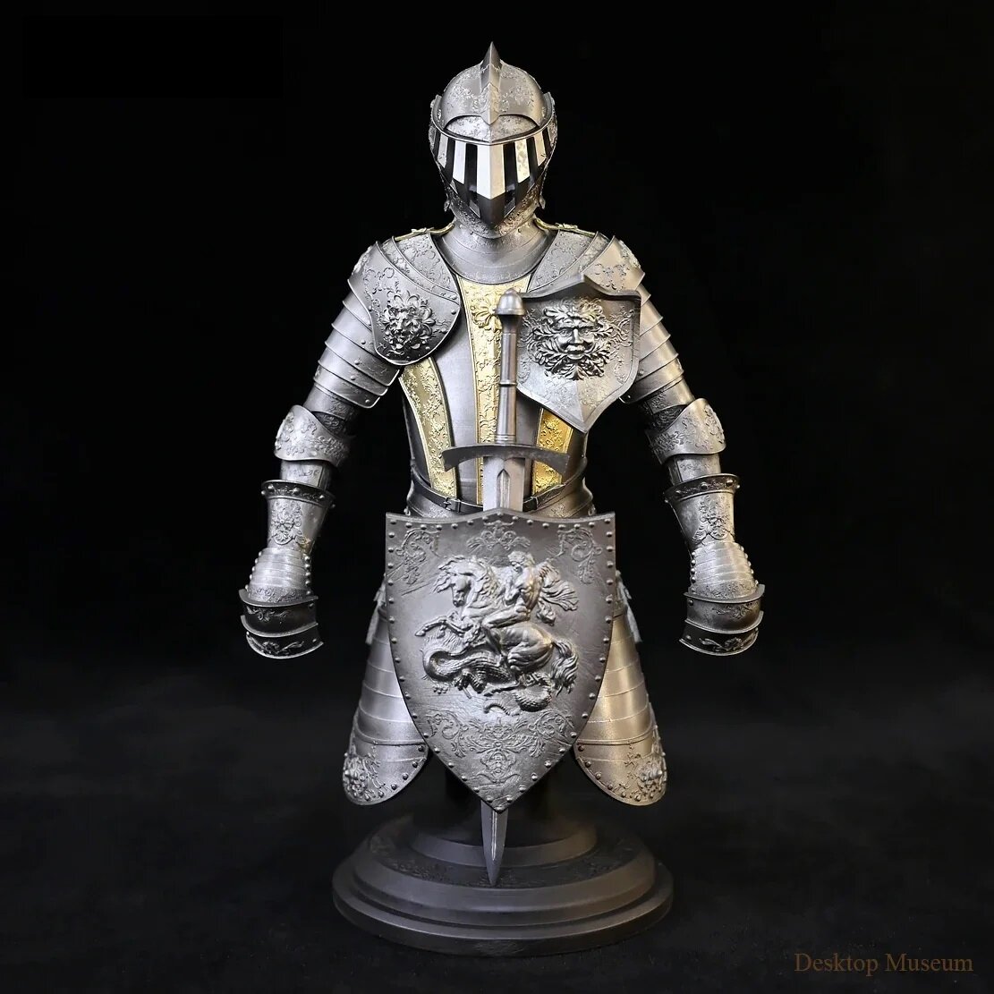Статуэтка - Фигурка "Рыцарь Тамплиер в Доспехах со Щитом и Мечом"