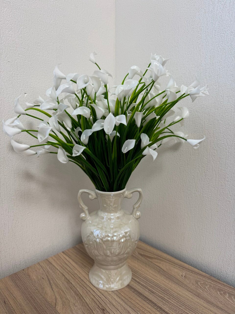 Искусственные цветы каллы, 4 ветки, пластик, белые, высота 43 см