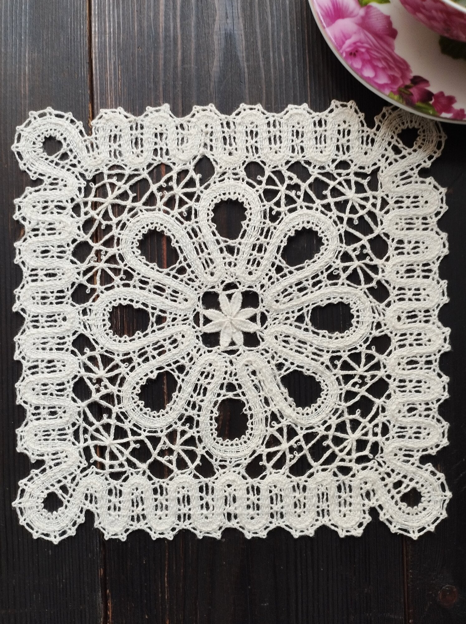 Вологодское кружево салфетка интерьерная 19/19 см.