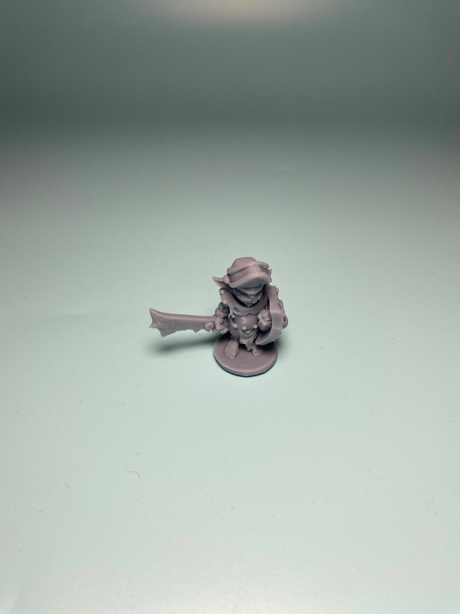 Миниатюра Броненосный гоблин V2 для D&D, под покраску, 4.5 см