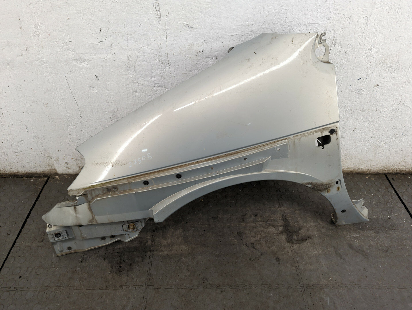 Крыло левое переднее Renault Scenic RX4 Б/У