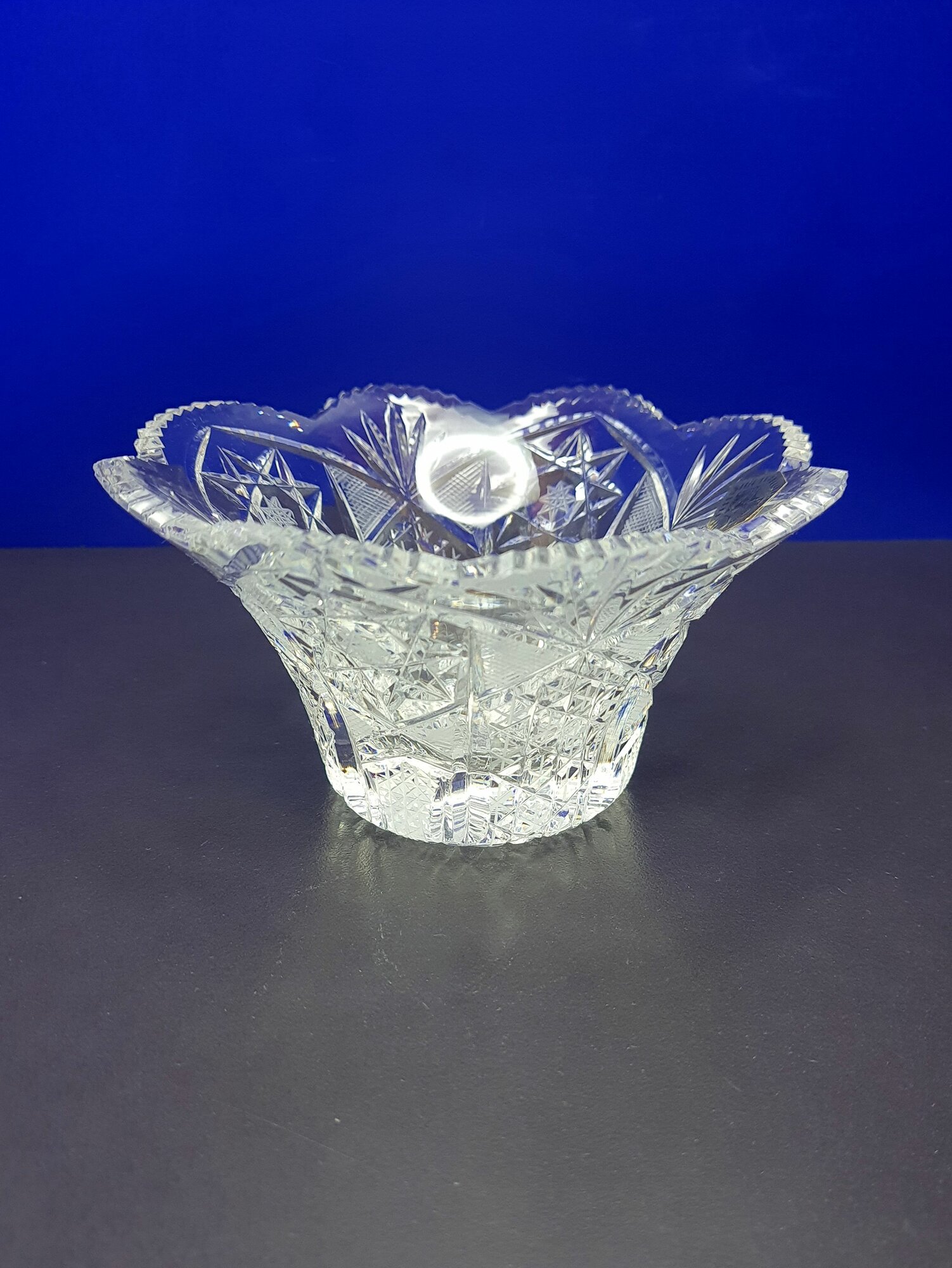 Ваза сервировочная хрустальная Цветок, с рельефным узором, резьба, винтаж Скопье Кристалл, Югославия 70е