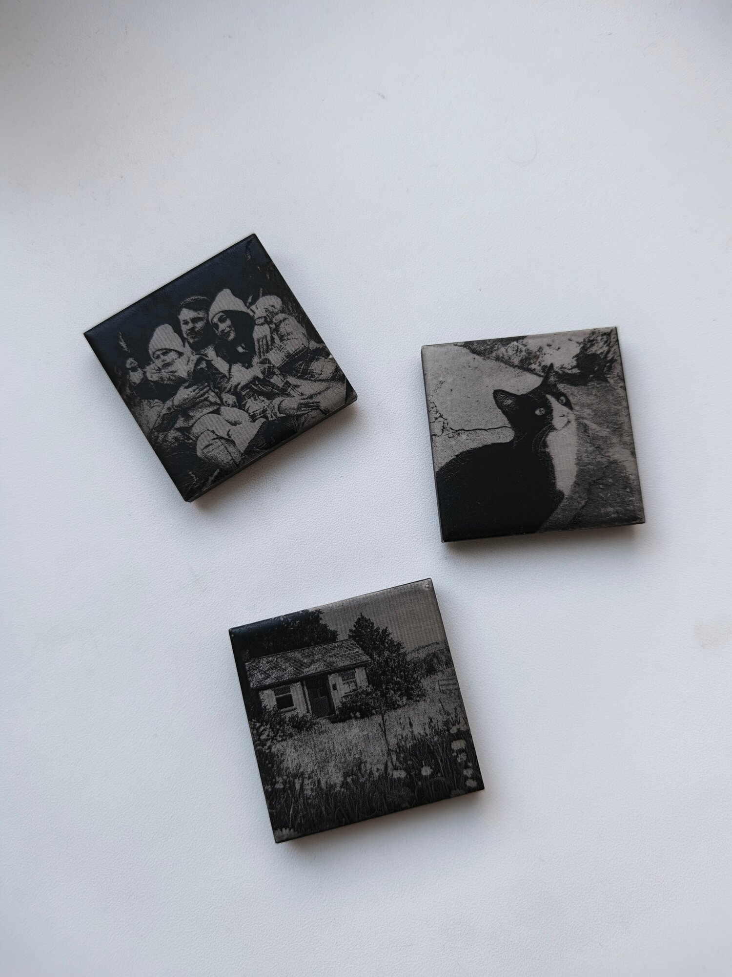 Магнитик с гравировкой вашего фото на заказ на керамике на холодильник