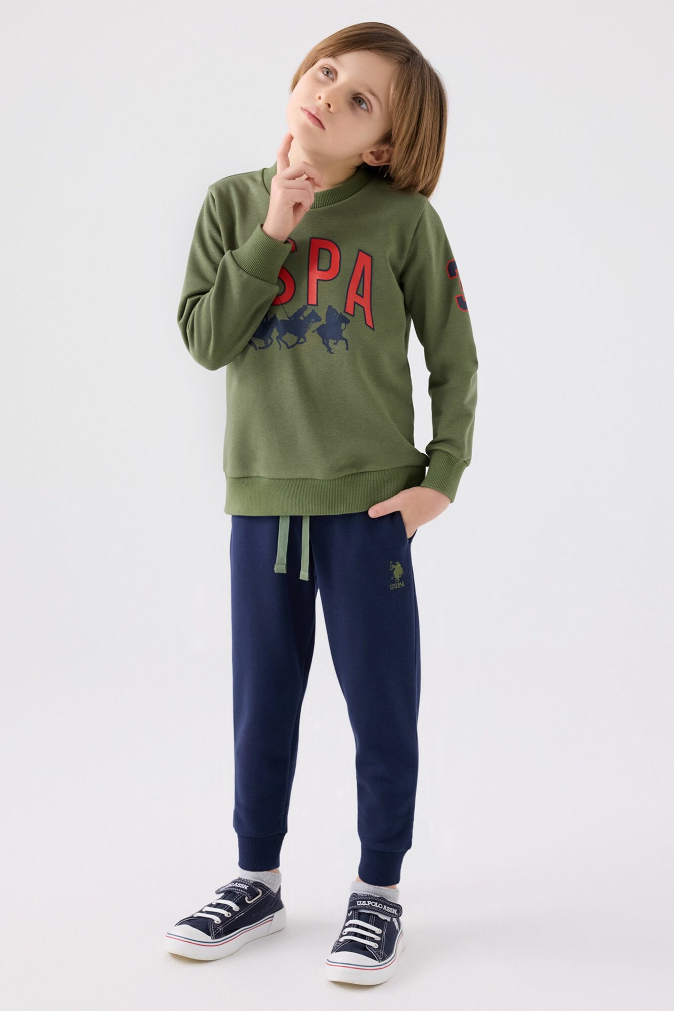 Костюм спортивный