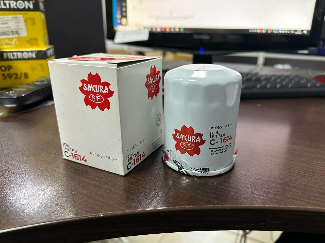 Оригинальный масляный фильтр SAKURA артикул - C1614 HONDA/KIA/MAZDA/MITSUBISHI/OPEL